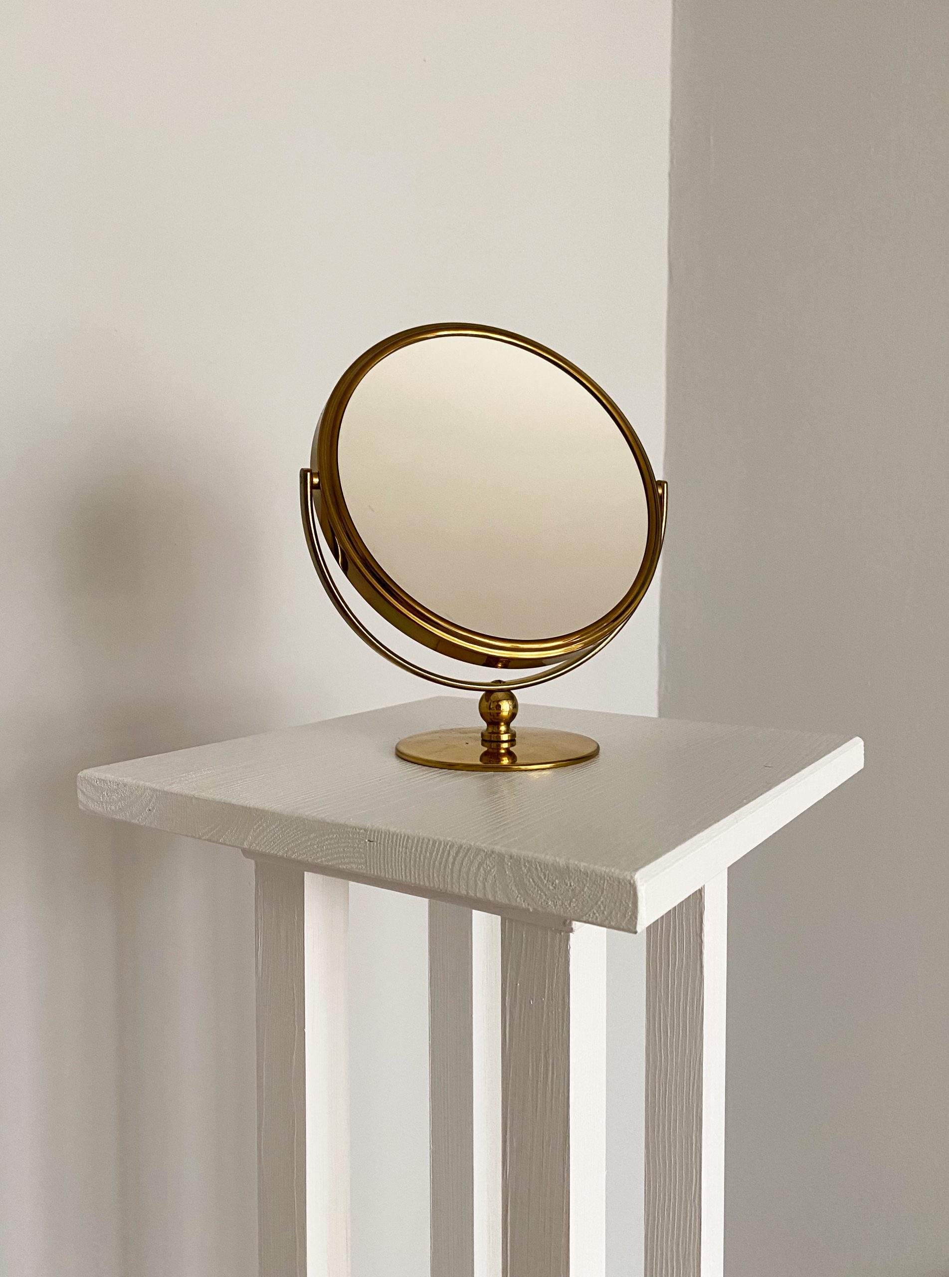 installations/sculptures – Mona Glass